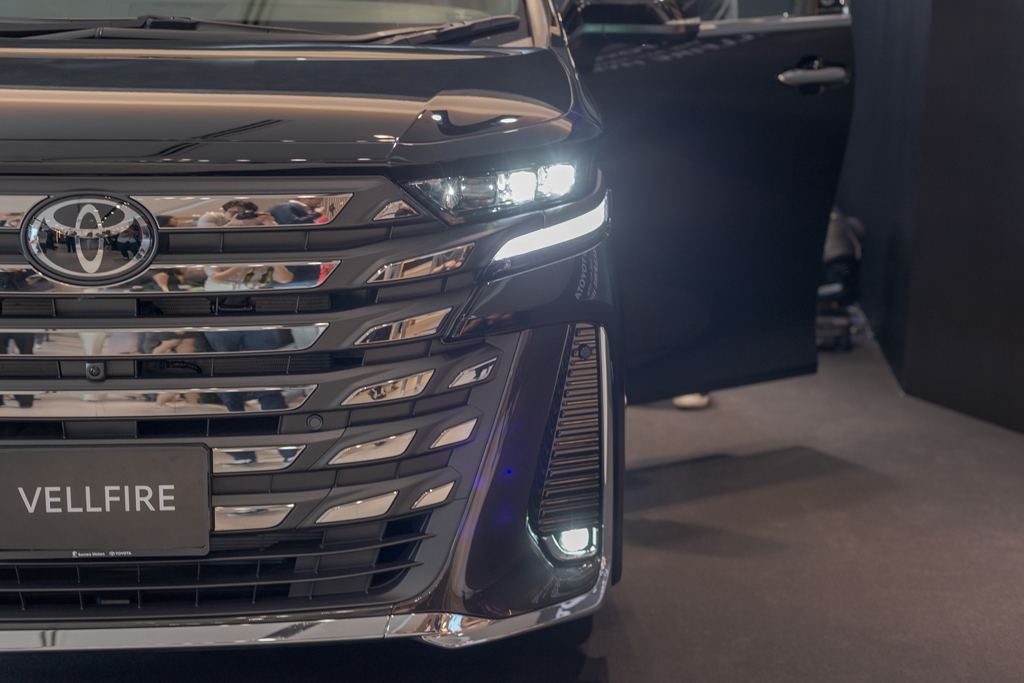 Toyota Vellfire Hybrid officially debuts in Singapore, Lifestyle News ...