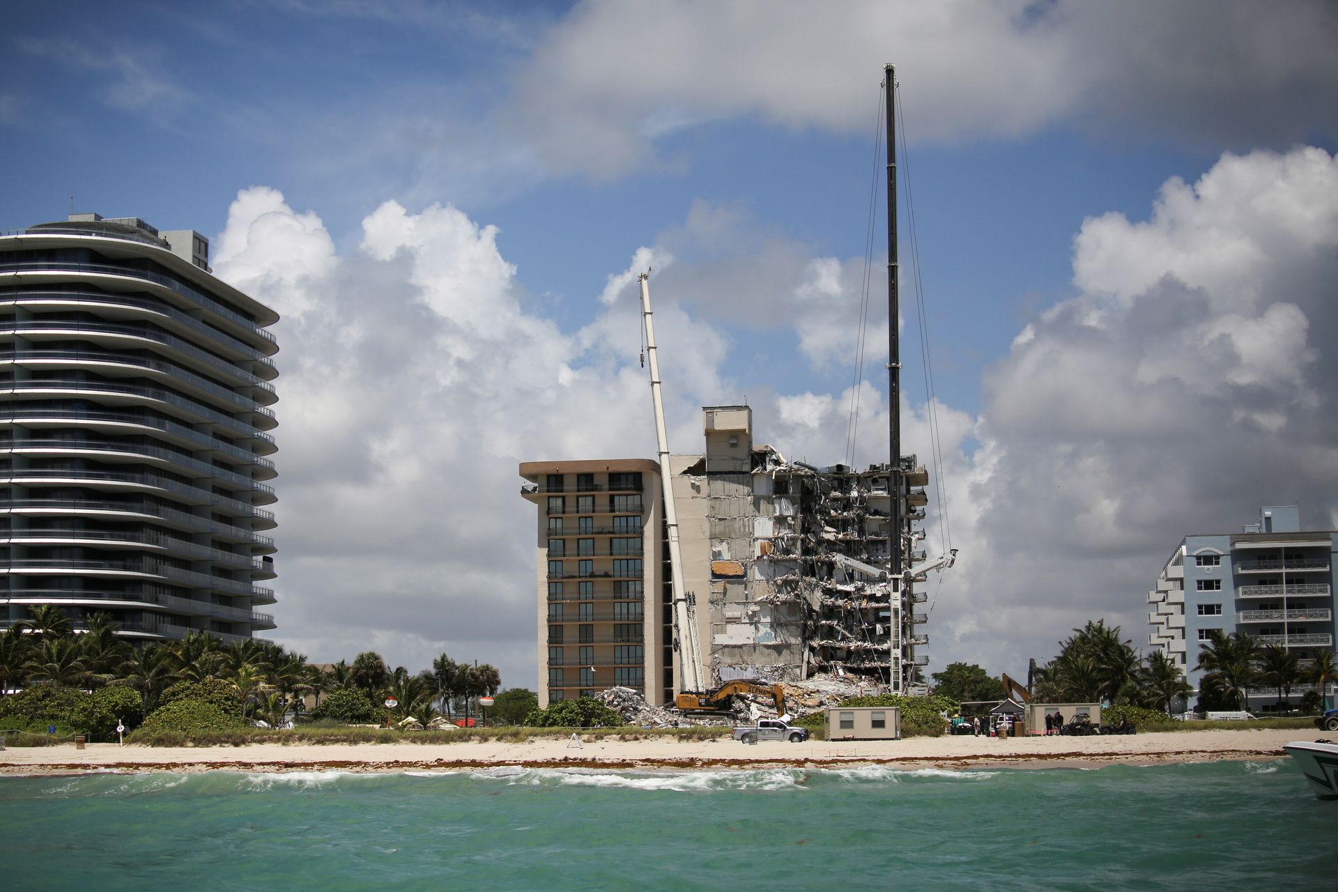 Death toll in Florida condo collapse climbs to 9, with 150 still ...