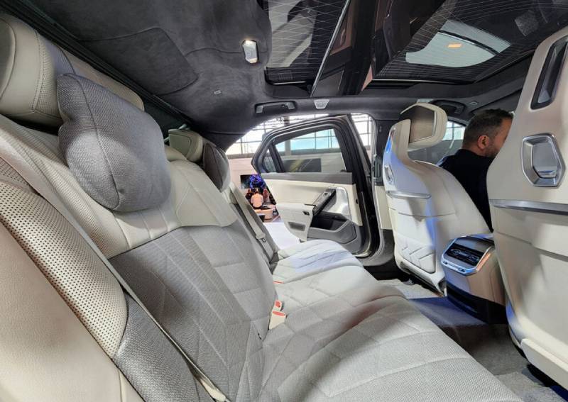Bmws Eye Opening New 7 Series Debuts With Electric I7 Flagship