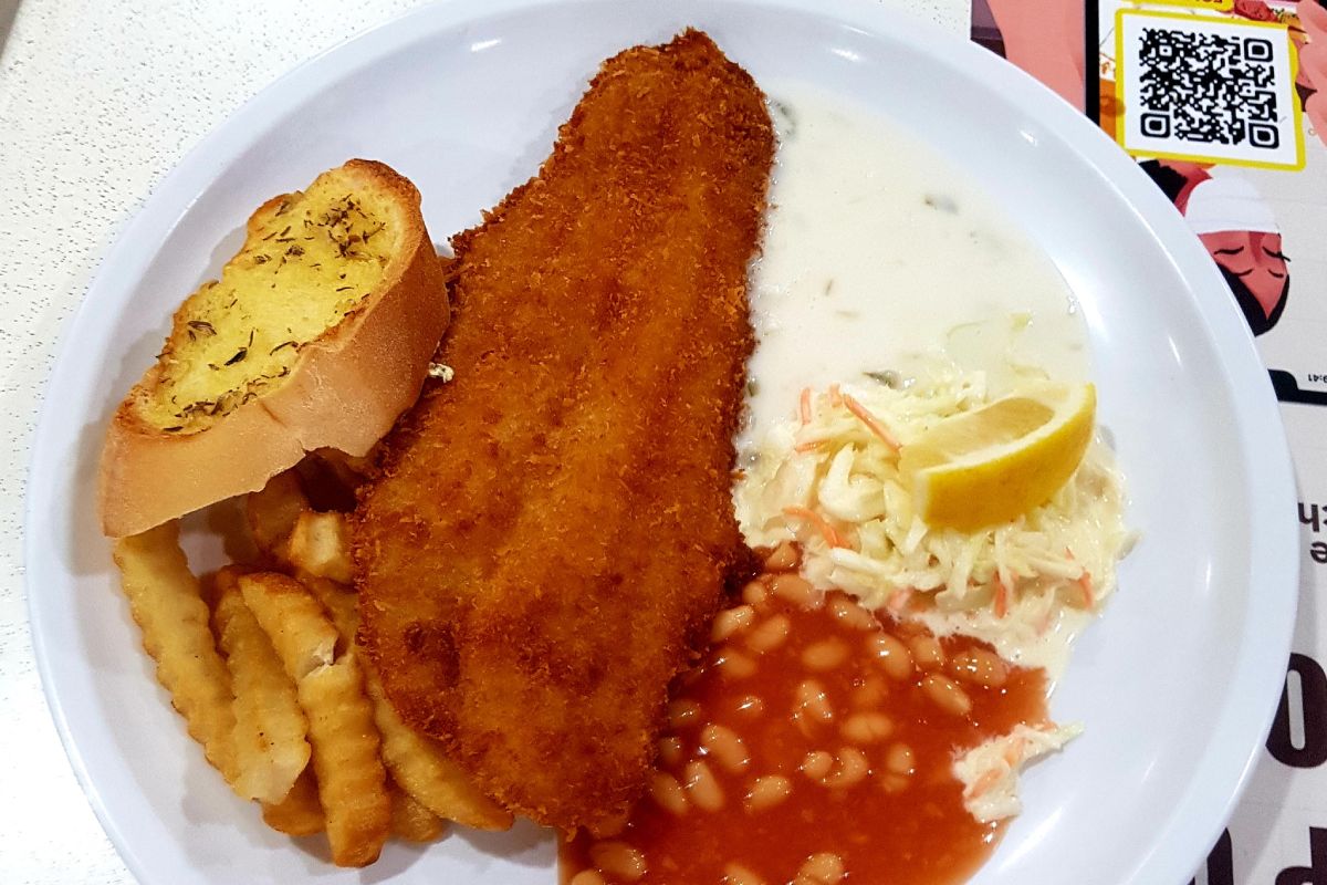 Old is gold: Rasa Sayang Western Food crew proves age is nothing but a ...