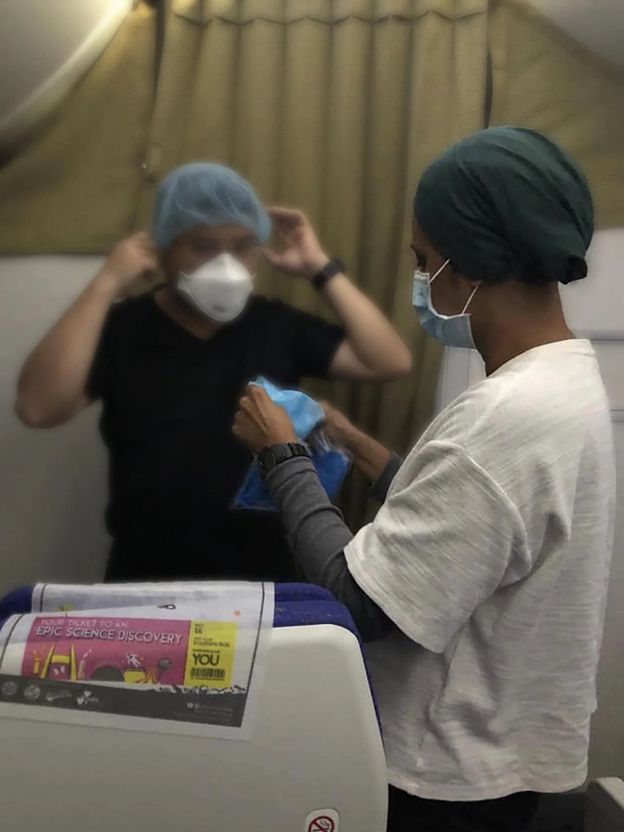 They waited till the last passenger: Scoot crew, Raffles Medical staff ...