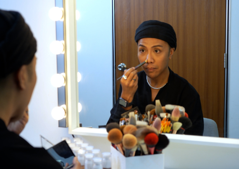 'Die in hellfire': This male make-up artist had to deal with gender ...