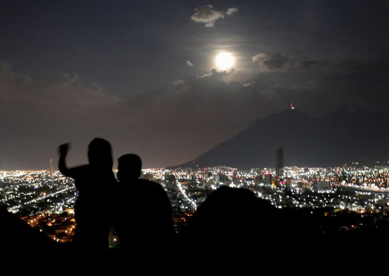 As 'skyglow' grows, study documents glaring global light pollution ...