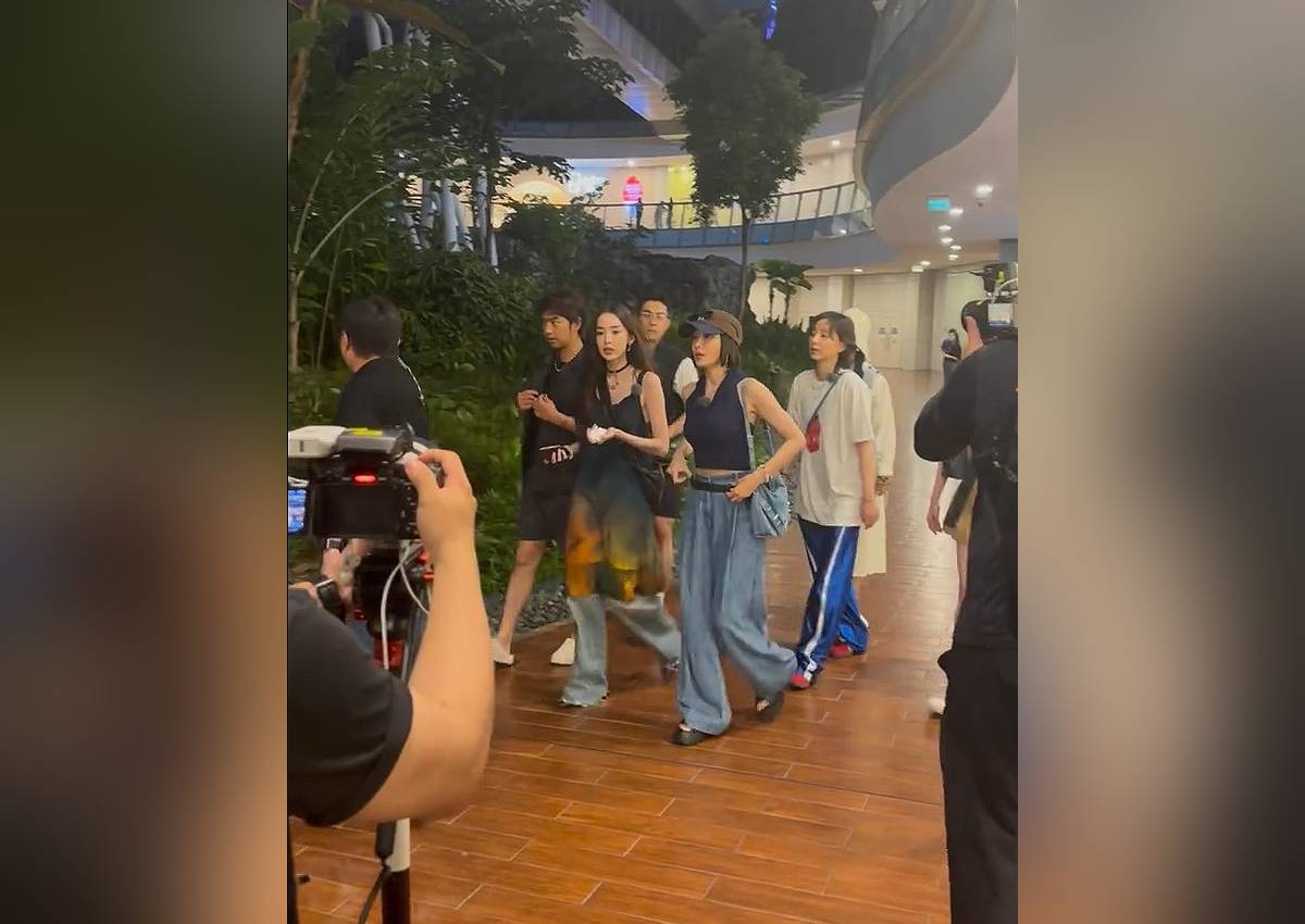 Chinese stars Gulnezer Bextiyar, Ding Chengxin, Qin Lan and others ...