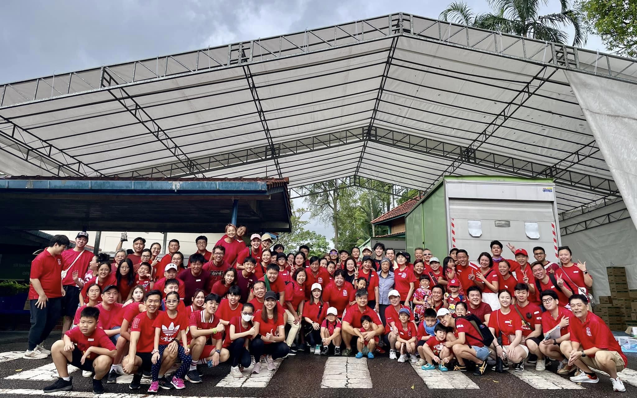 Aileen Tan, Jason Oh, Tang Miaoling and Cassandra See volunteer for ...