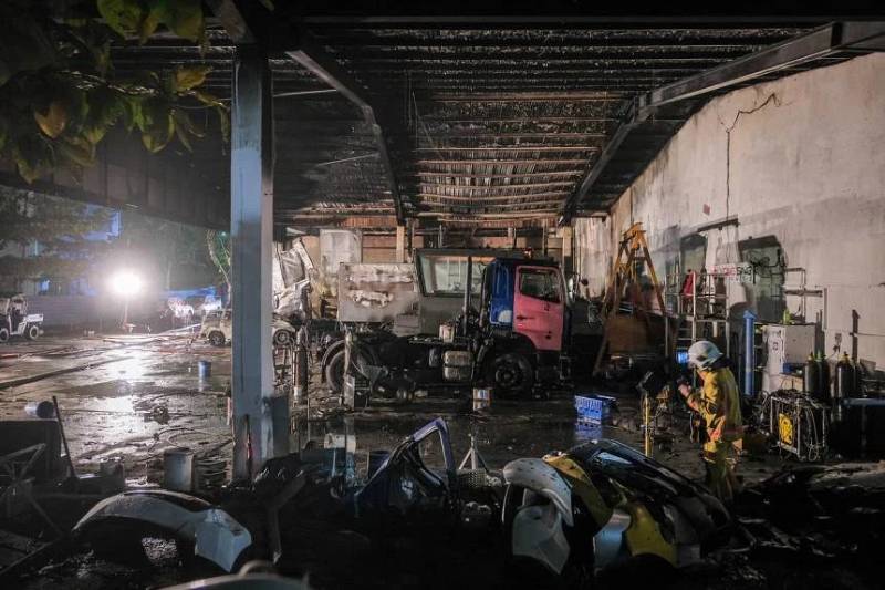 Fire breaks out at Defu Lane workshop; man says spray-painting motor ...