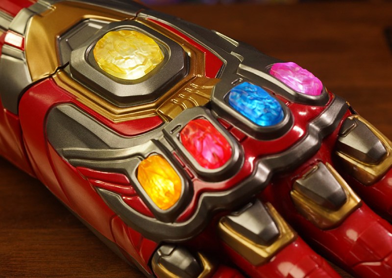 Unboxing Hasbro's Marvel Legends Series Iron Man Nano Gauntlet, Digital ...