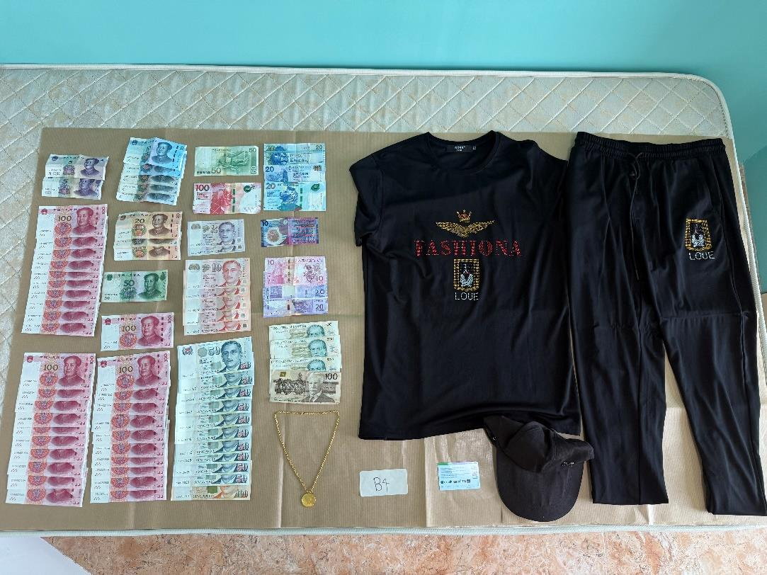 From cash and gold to leaves: 3 women, 1 man charged over suspected ...