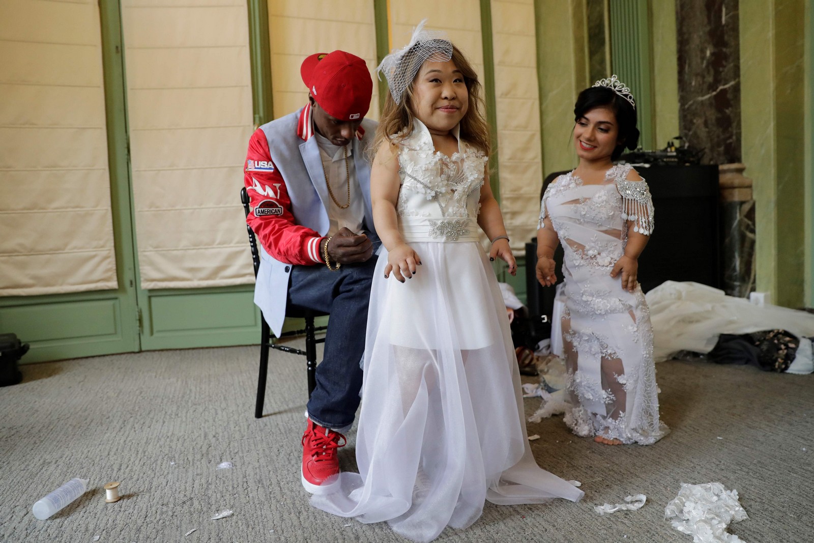 Challenging beauty standards - Dwarf Fashion Show kicks off Paris ...