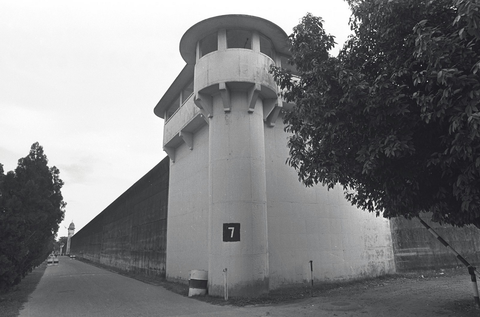 Changi Prison's entrance gate, wall, turrets gazetted as national ...