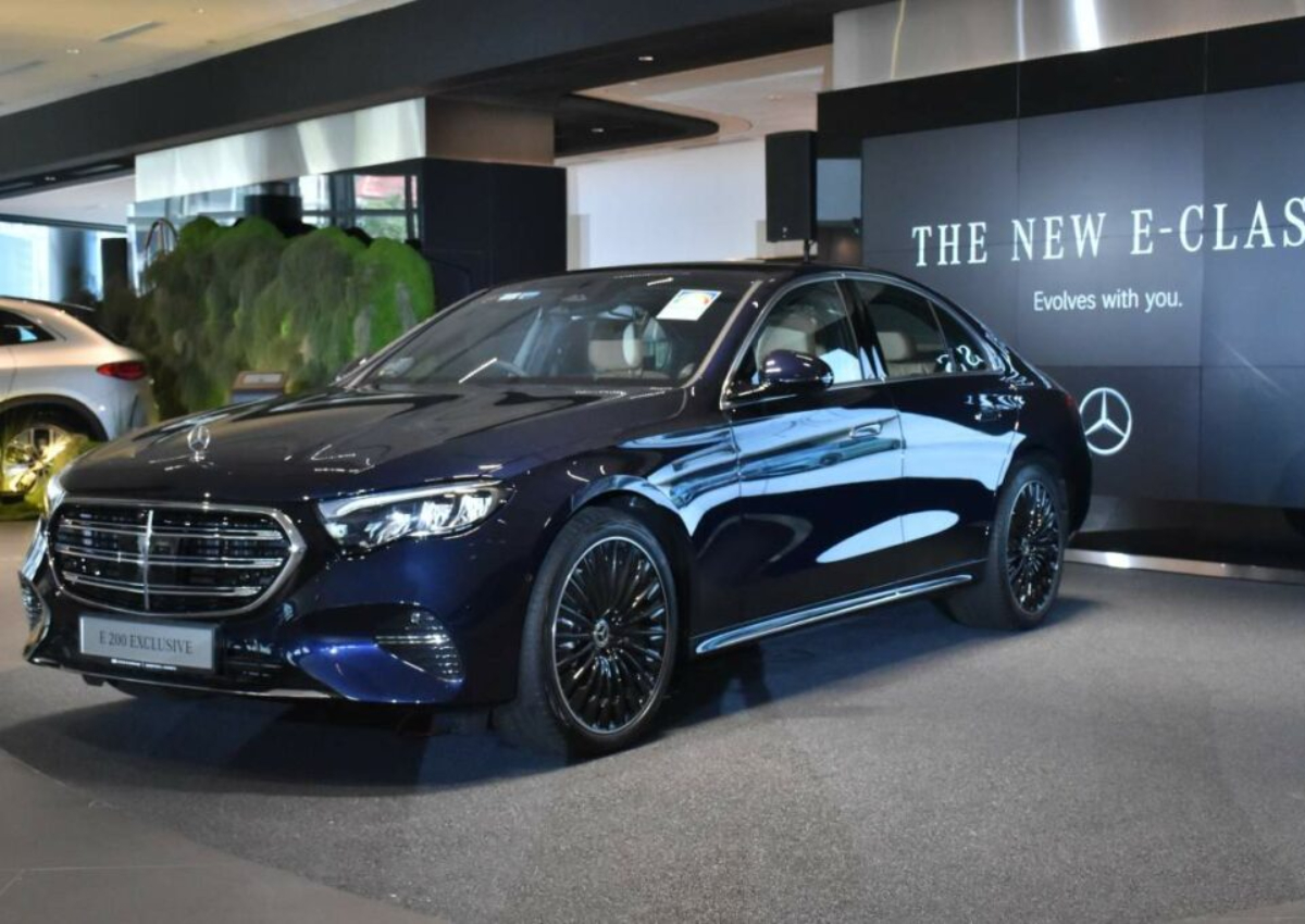 New E-Class launched at the revamped Mercedes-Benz Center Singapore ...