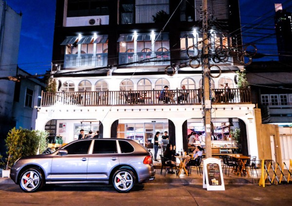 Restaurant review: Charm eatery & bar in Bangkok hits every sweet spot ...