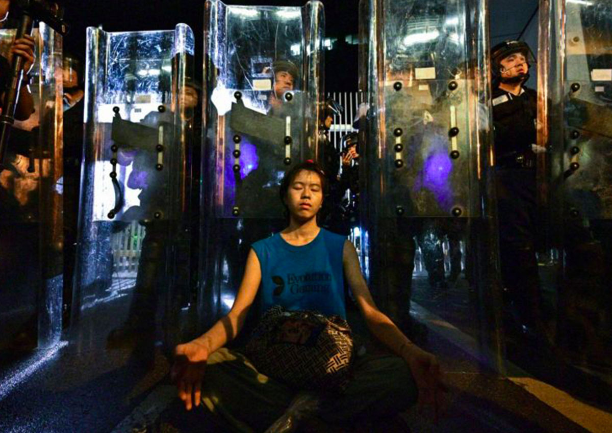 'Shield Girl': A face of calm amid tension in Hong Kong protests, Asia ...