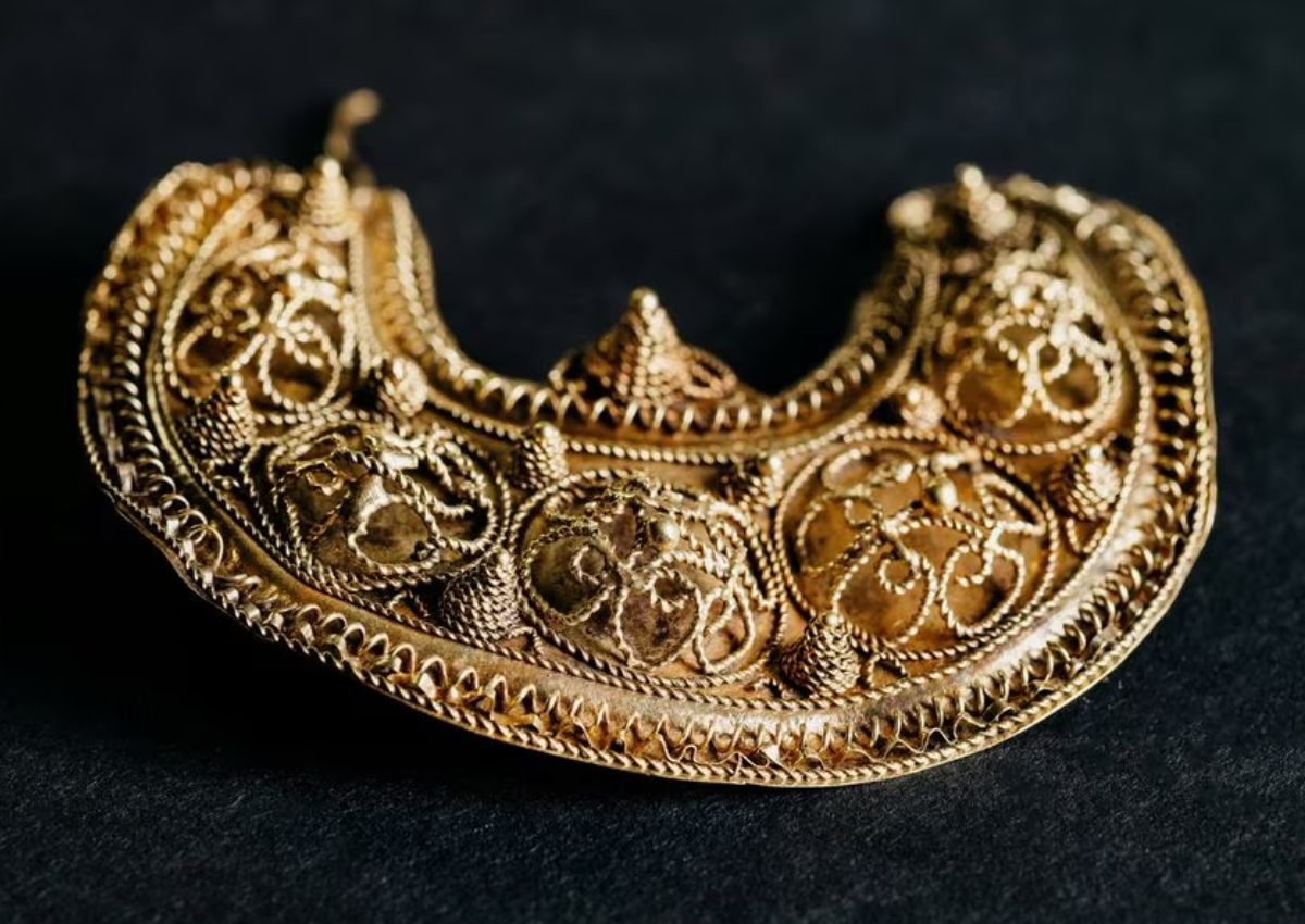 Dutch historian finds medieval treasure using metal detector, World ...