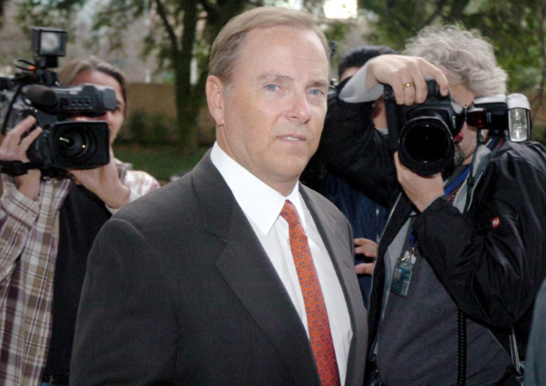 Former Enron CEO Jeffrey Skilling released from federal custody, World ...