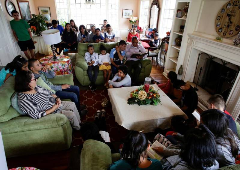 Quarantine with 31 children? Costa Rican family's labour of love, World ...