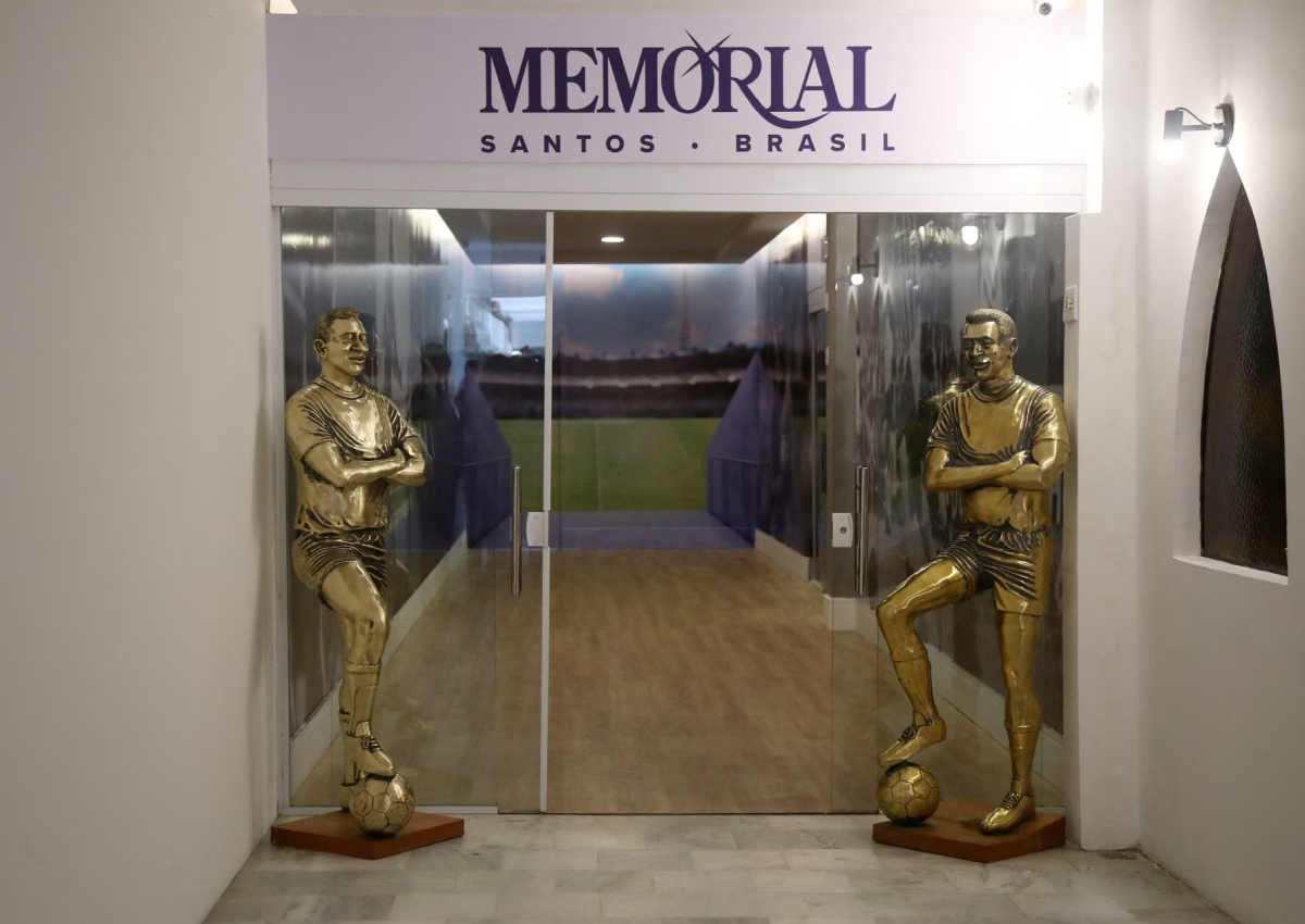 Brazilian idol Pele rests in golden tomb in luxurious mausoleum in Sao ...