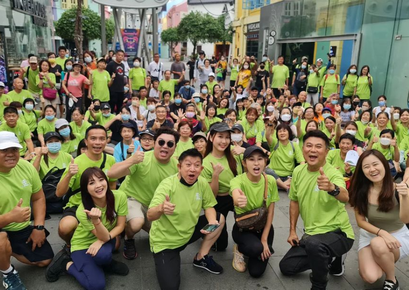 Walking with celebrities: Almost 300 show up for Jack Neo’s weekly ...
