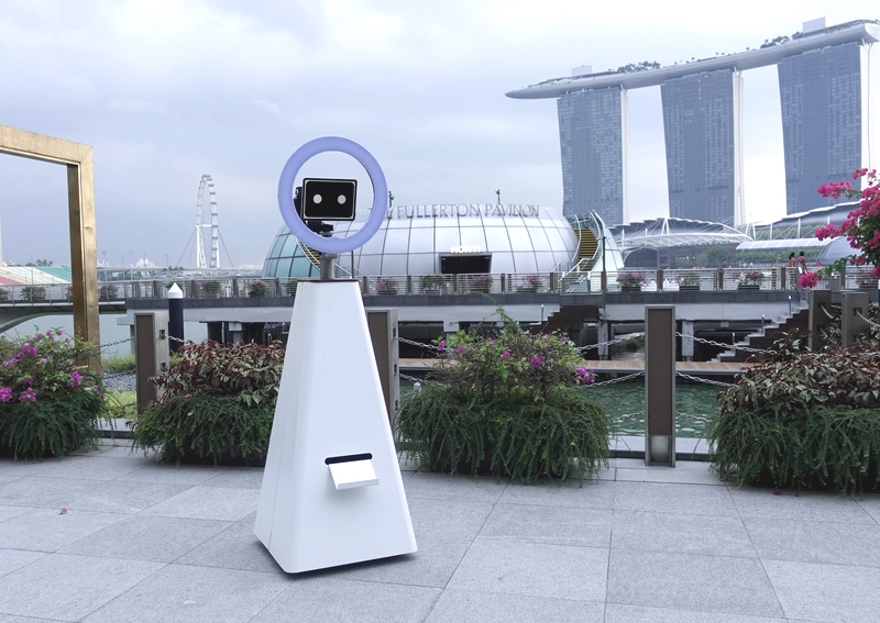 Selfiebot, the 'world's first robot photographer', now available for ...