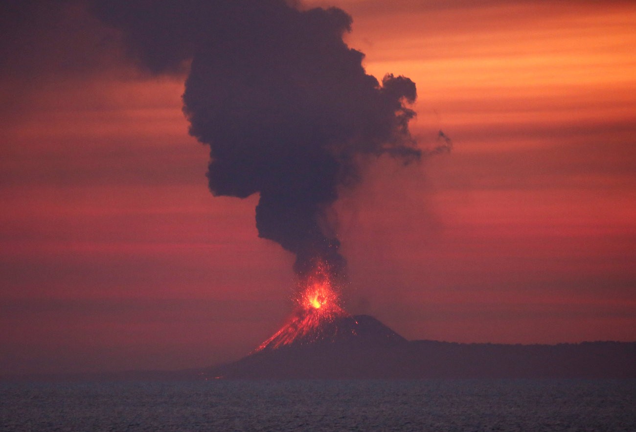 Mount Anak Krakatau in Indonesia erupts, 'caution' status maintained ...