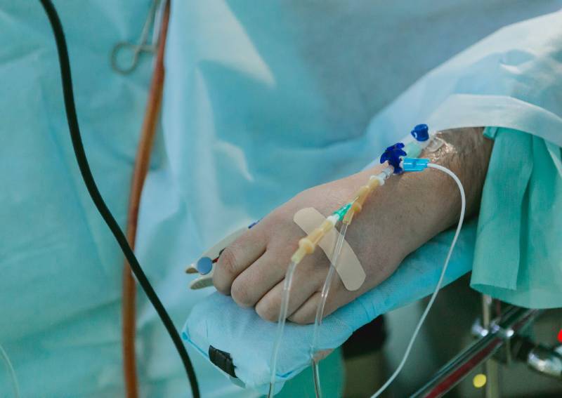 Bile duct cancer (Cholangiocarcinoma) 101: Symptoms, causes, stages ...