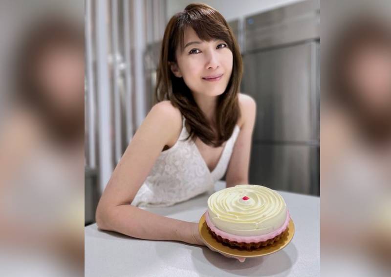 Jeanette Aw's been 'baking' this baby of hers in the oven for 9 months ...