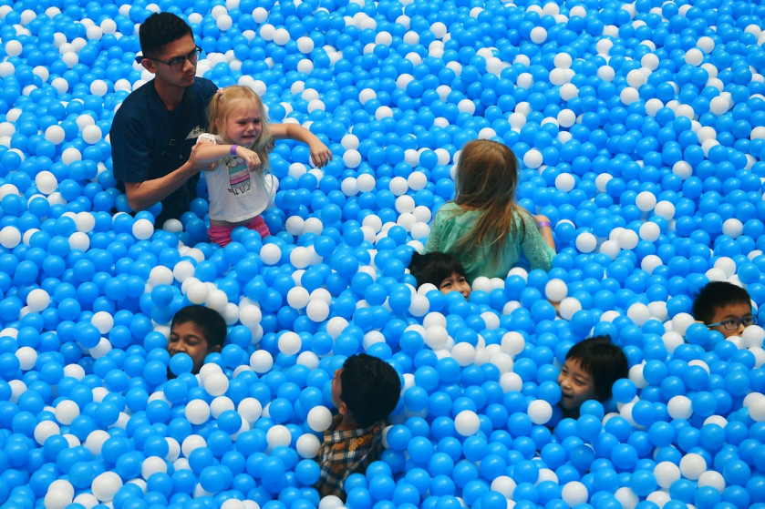 Video of woman 'drowning' in City Square Mall's suspended ball pit goes ...