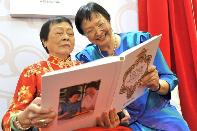 Former president's wife Mrs Wee Kim Wee dies, aged 102 | AsiaOne
