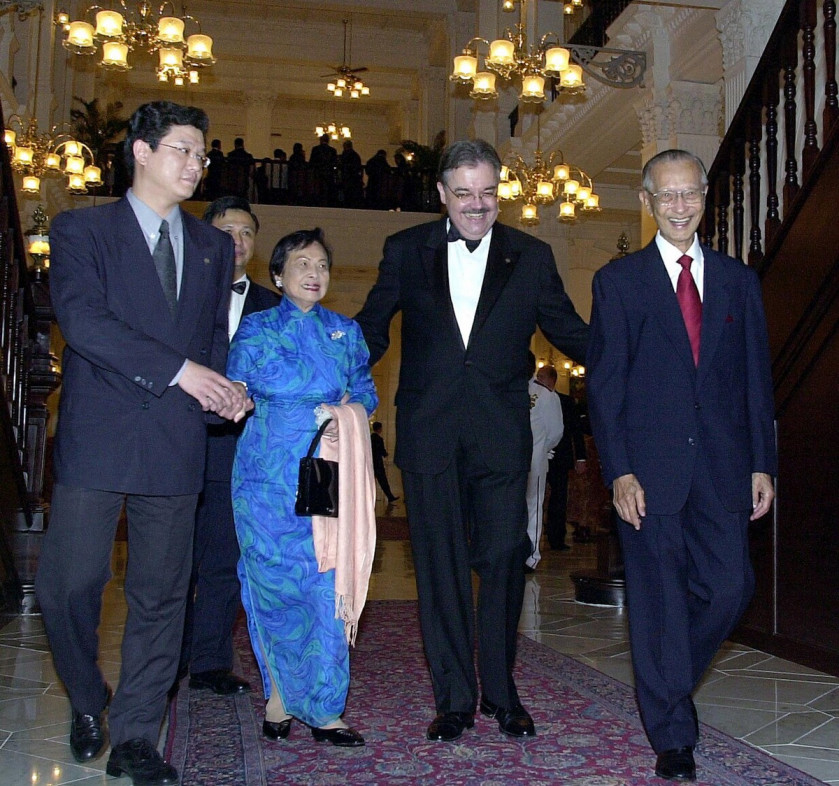 Former president's wife Mrs Wee Kim Wee dies, aged 102 | AsiaOne