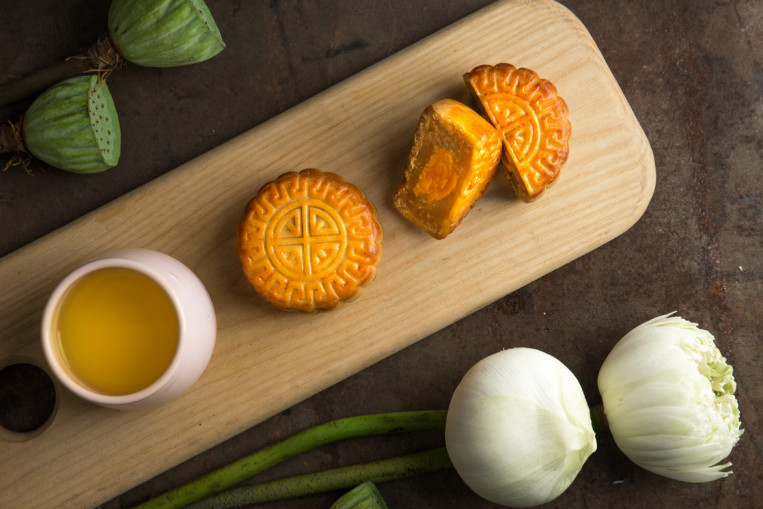 7 mooncakes worth your calories (and their early bird discounts), Food ...